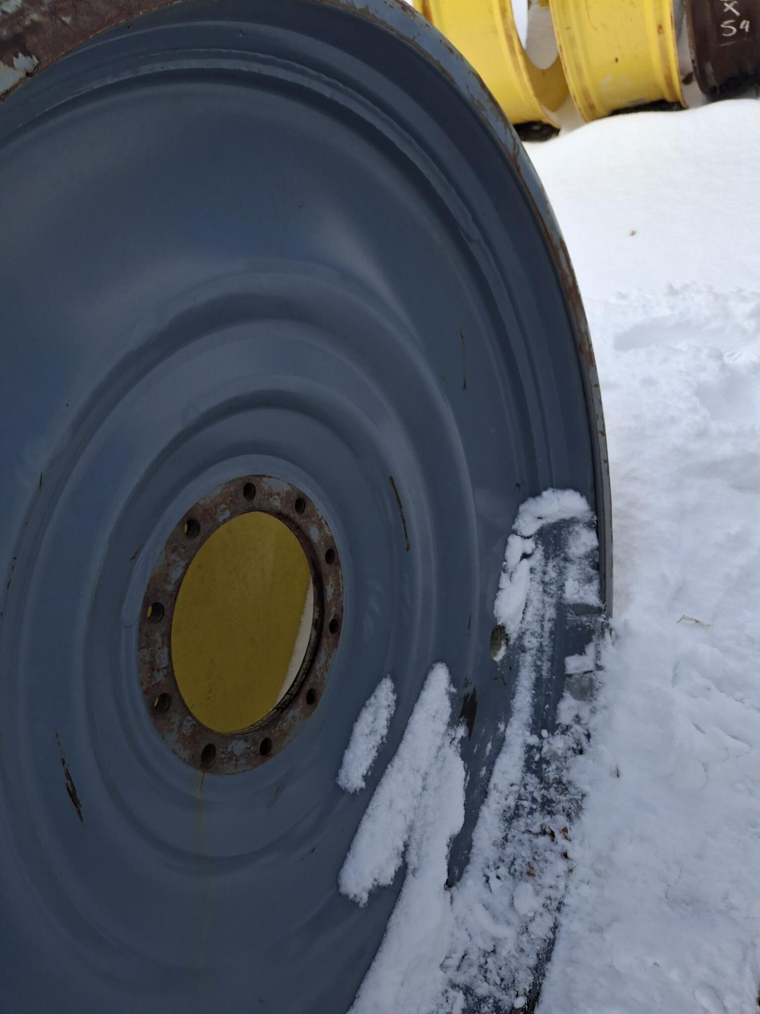 10 HOLE FORMED PLATE WHEEL 7.5'' OFFSET - Tirecraft
